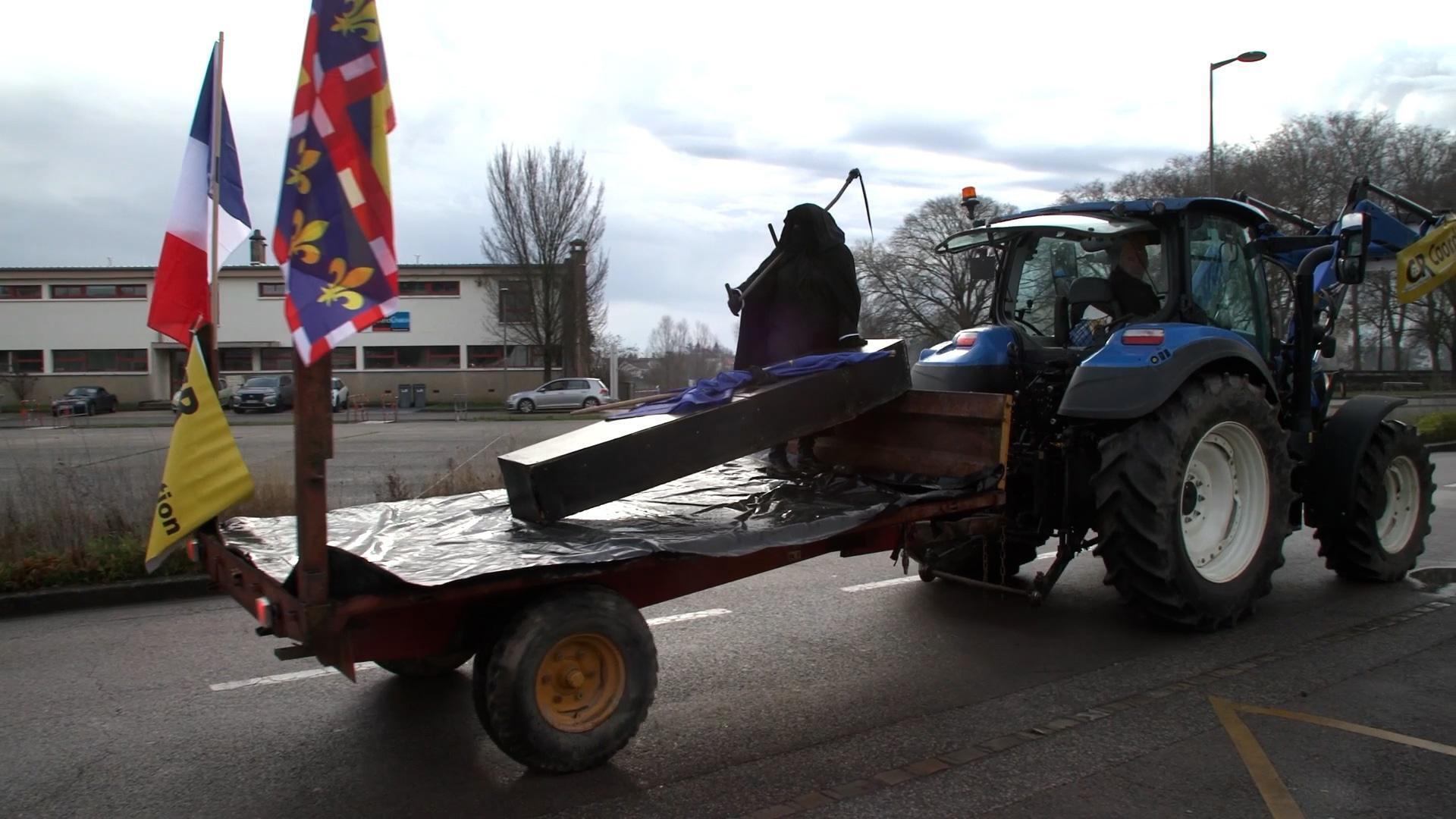 Funeral of French agriculture - Farmers rally against EU-Mercosur trade ...