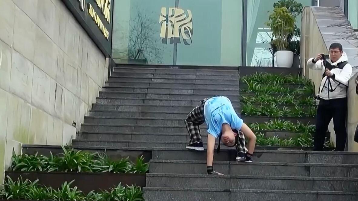 Ms Fantastic, she's elastic! - China's teen contortionist shatters ...