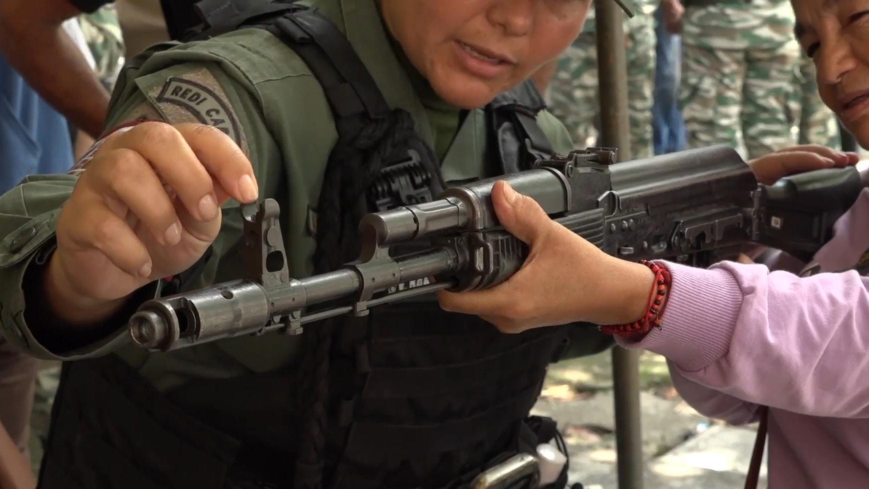 'Gringos, forget it!' – Venezuelan Army hits streets to train ...