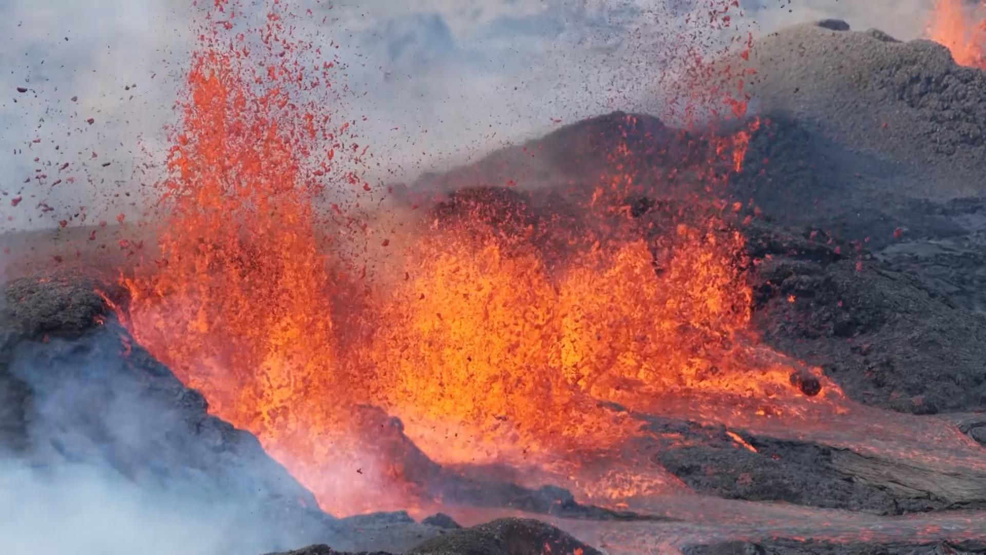 Molten comeback – Iceland volcano erupts again near capital in 12th ...