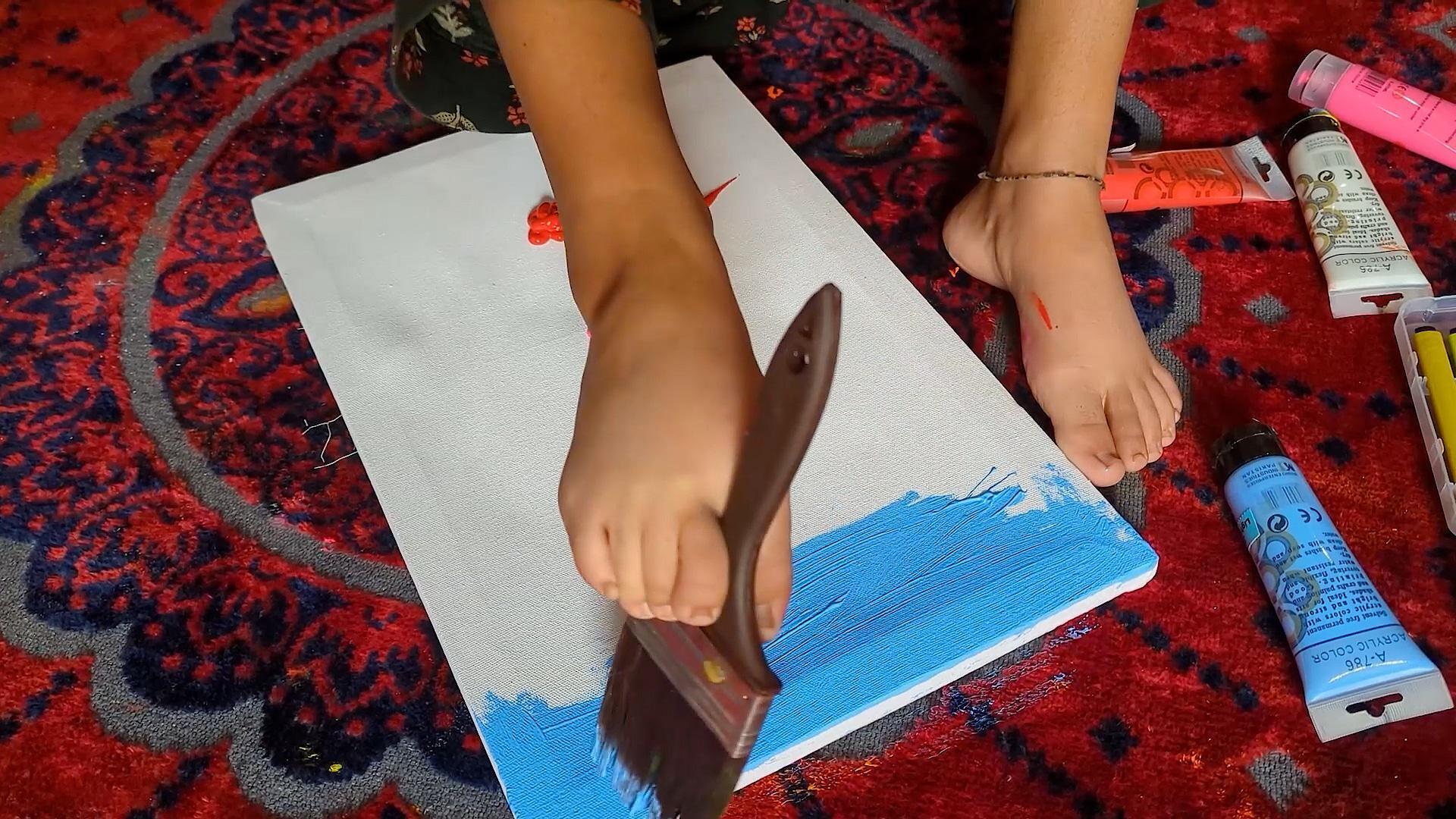 Best foot forward - Armless Pakistani painter creates stunning works ...