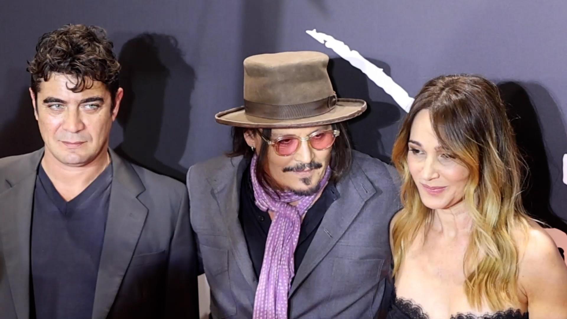 Here's Johnny! - Depp gets star-studded welcome in Buenos Aires for ...