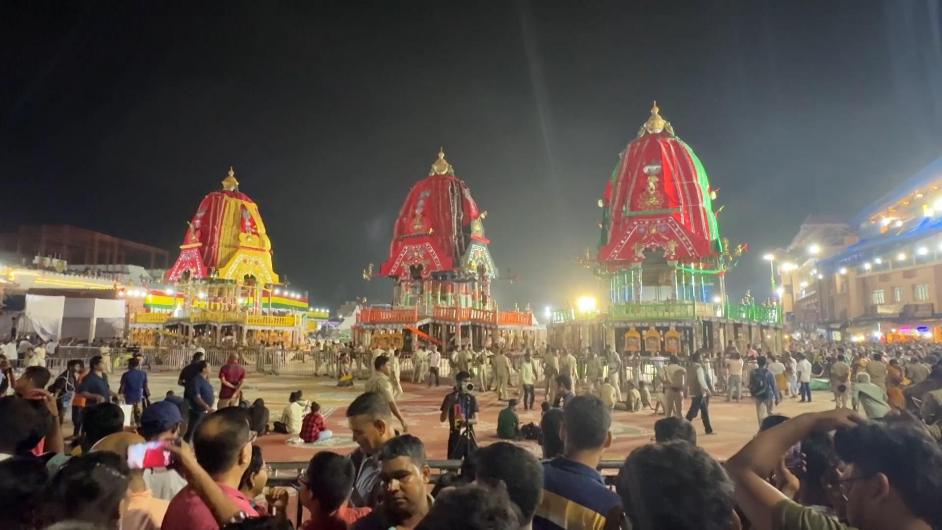 Holy tugs! Thousands of devotees roll into spirit of unity at India’s ...