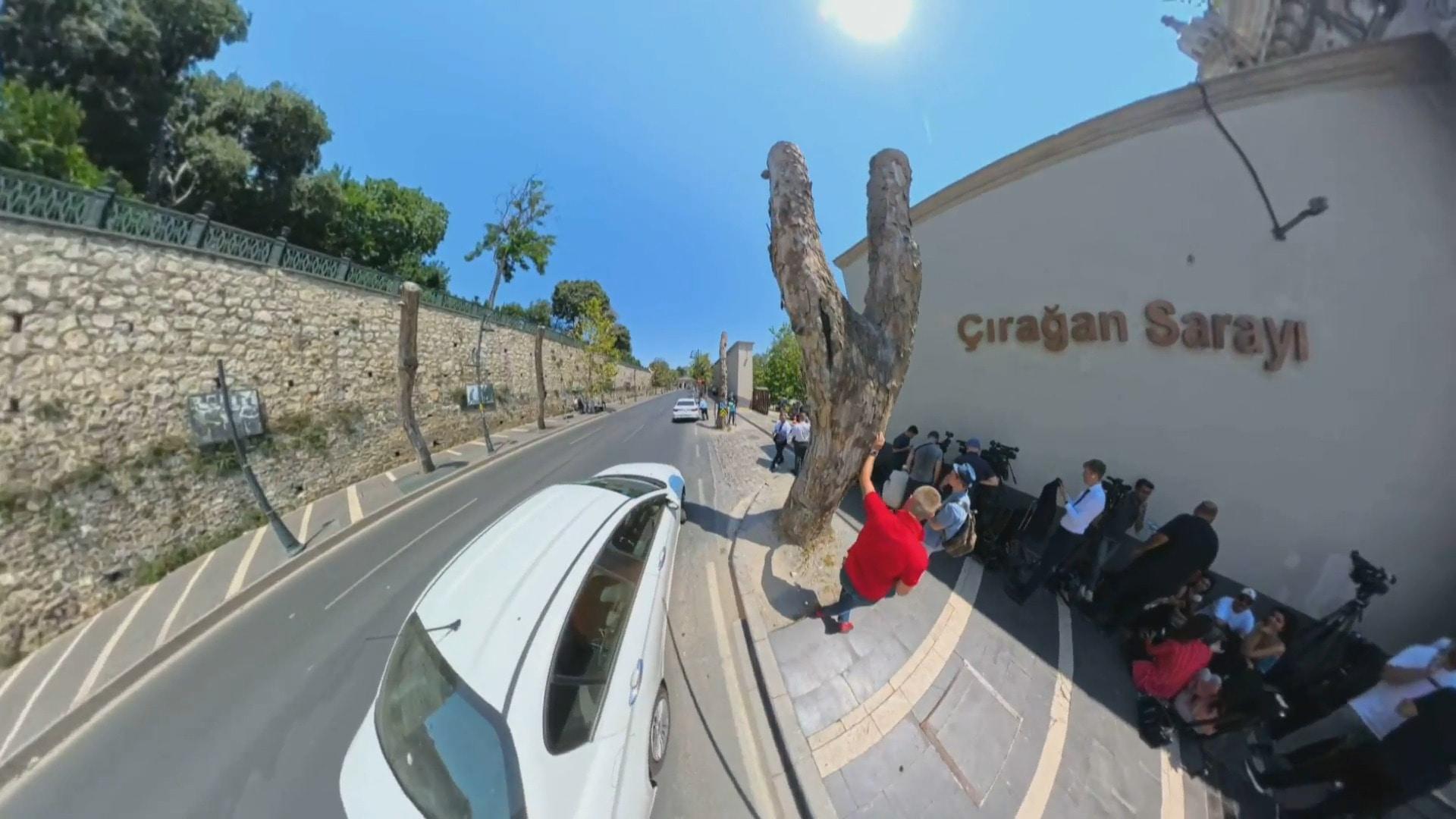 Round three in 360 - Cutting-edge footage captures media scrum at ...