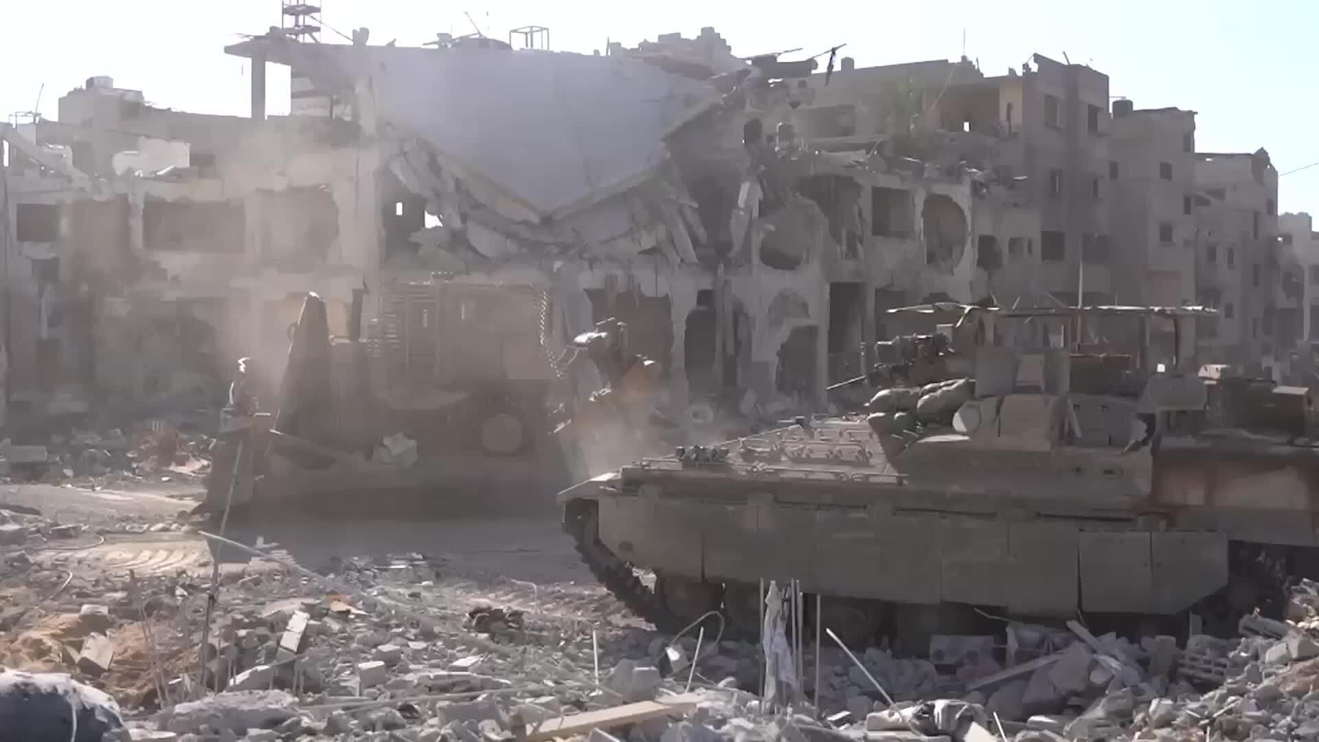 Gaza City offensive - Israeli troops, tanks storm area as thousands flee | Video Viory