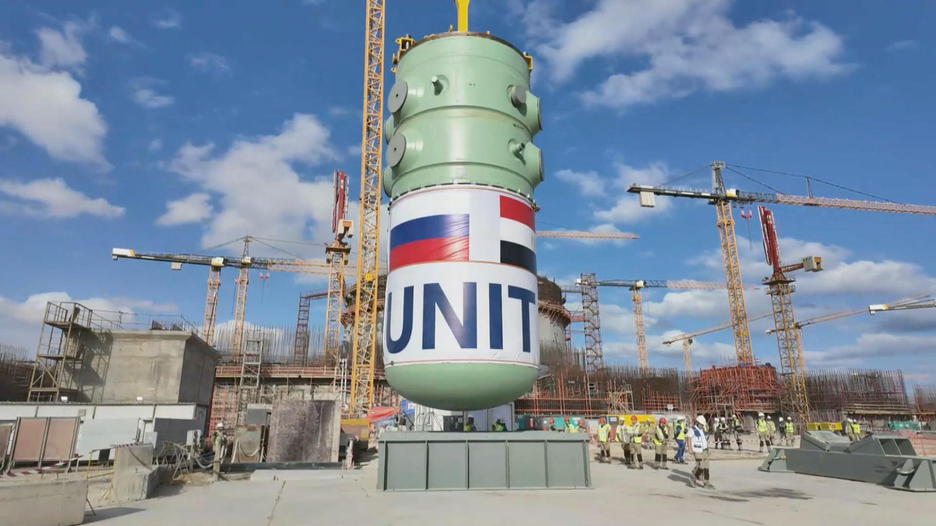 Rosatom installs reactor vessel for unit No. 1 at Egypt's El Dabaa ...