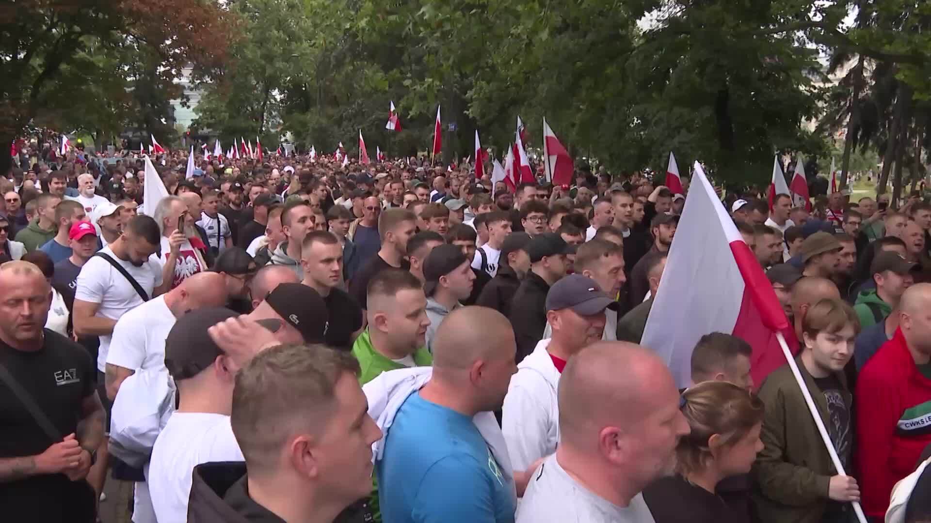 'We need a plan to defend our borders!' - Protesters rally against EU ...