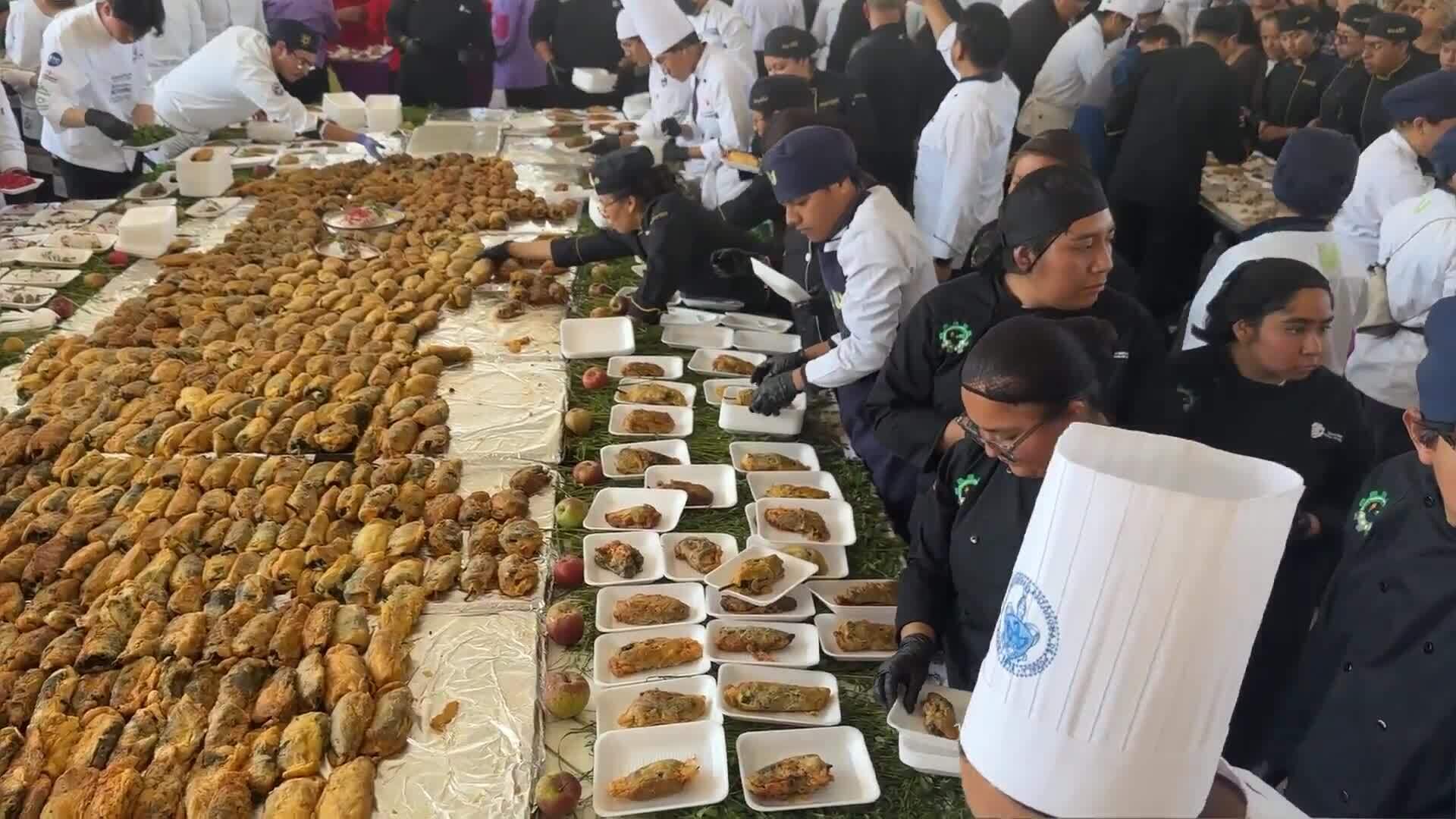 Now that's fast food! Chiles en Nogada festival in Mexico's Puebla ...