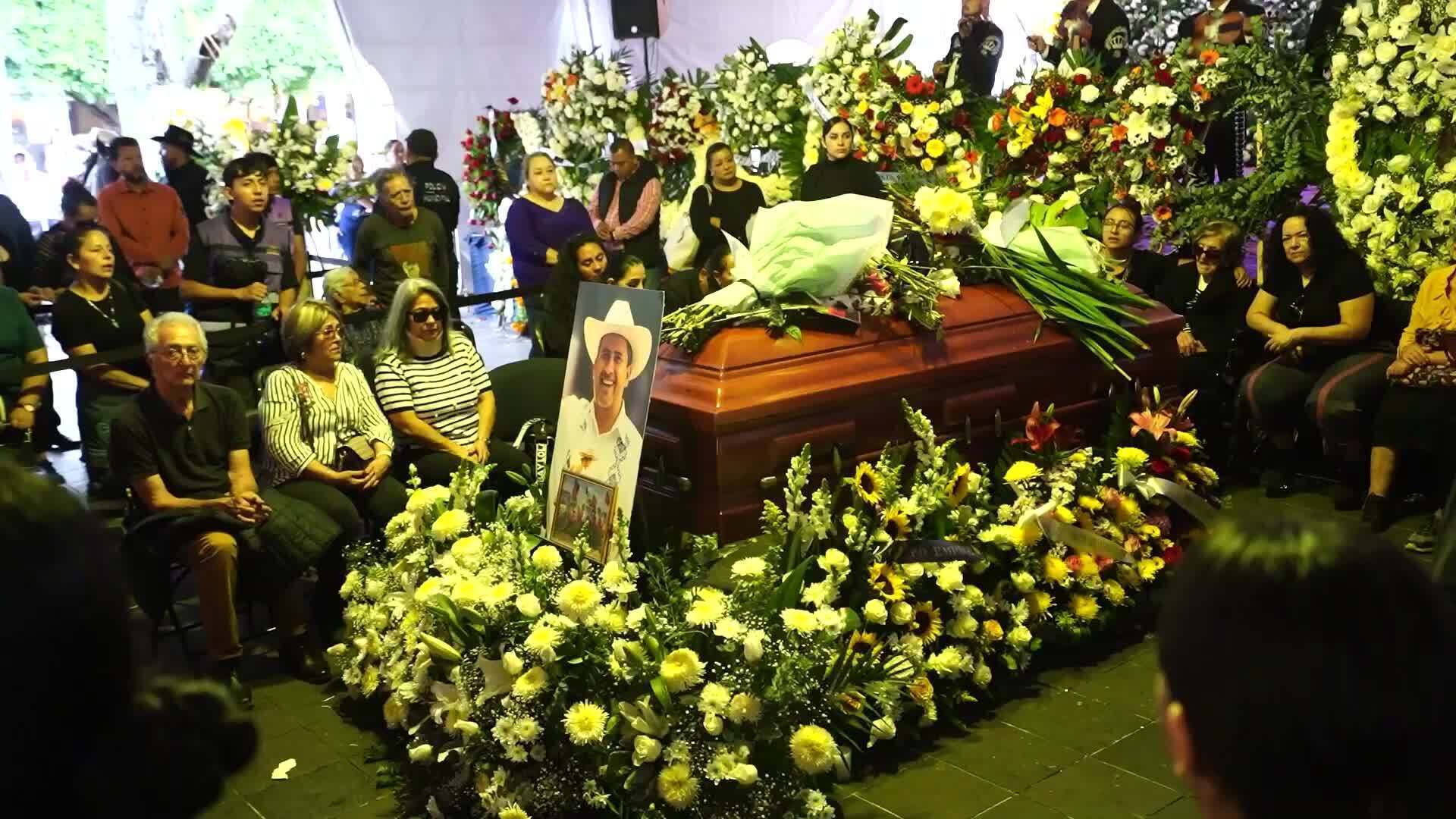 Shot from behind, in front of his children! - Mass funeral for mayor ...