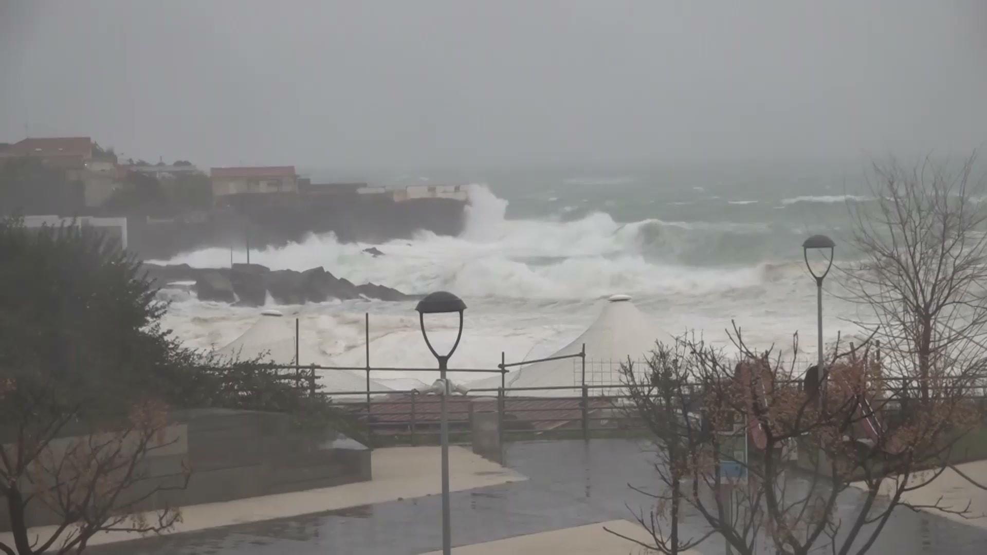 When Harry met Sicily! - Cyclone forces residents to evacuate as strong ...