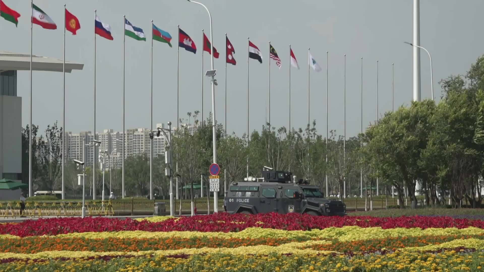 Security on point - Military and police officers on streets of Tianjin ...