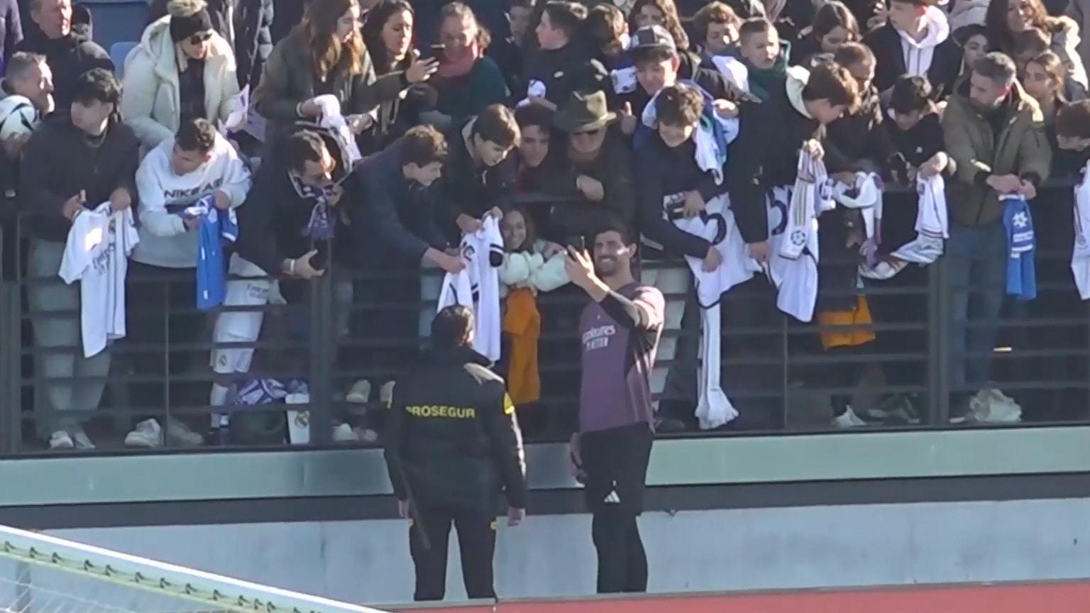 ‘Family atmosphere’ - Real Madrid delights thousands of fans with open ...