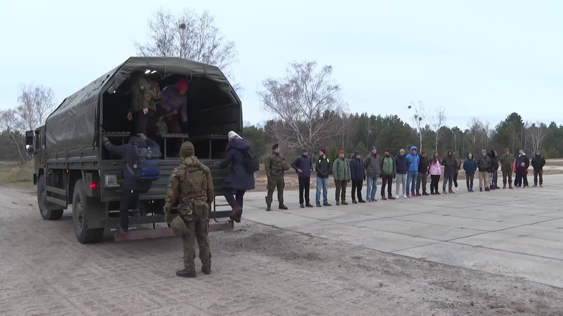 Weekend warriors - Poland kicks off voluntary military training to ...