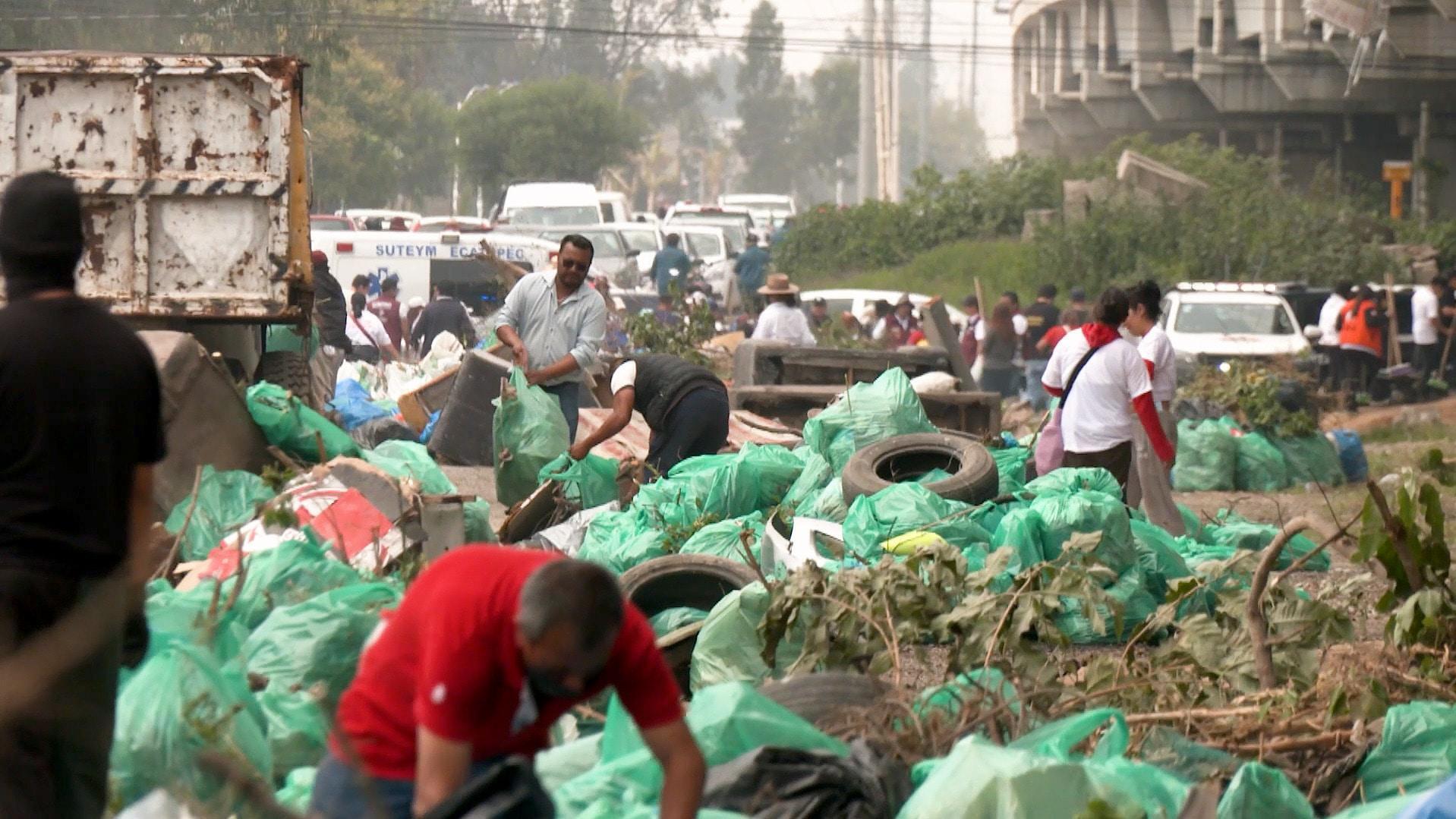 Taking out the trash! Mexico's Ecatepec bags Guinness World Record with ...
