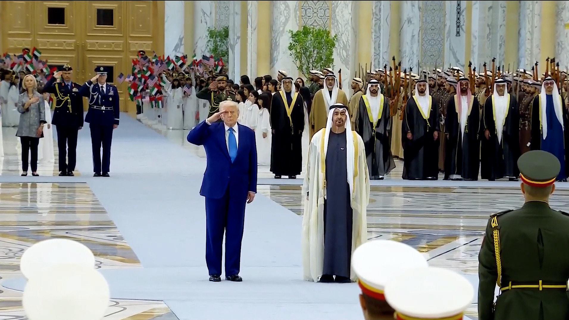 UAE for me! Trump at Abu Dhabi Presidential Palace for welcome ceremony ...