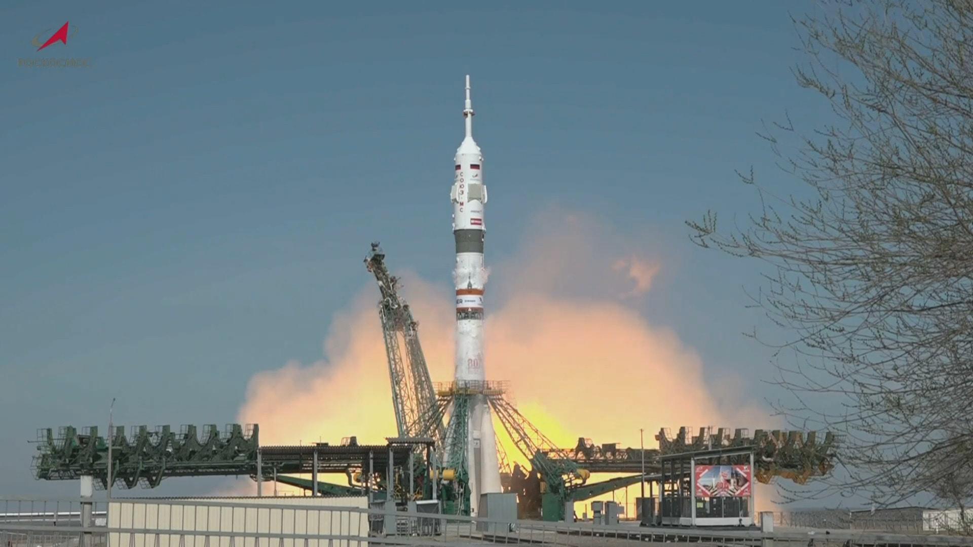 Victory Rocket launches Soyuz MS-27 spacecraft with international crew ...