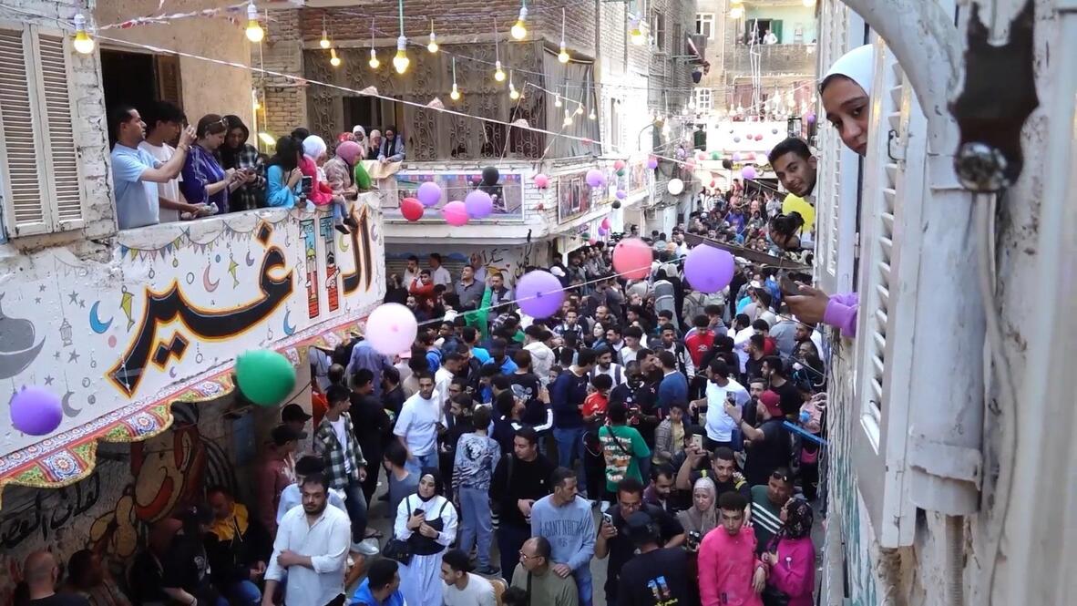 'People have created joy here!' - Hundreds gather in Cairo alley for ...