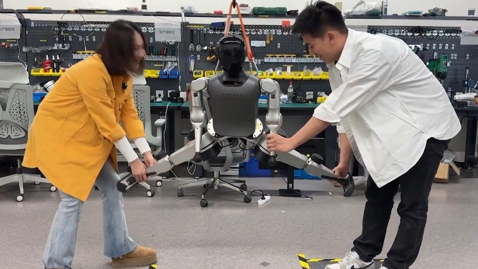 Flipping amazing! China’s acrobatic humanoid robot turns heads with ...