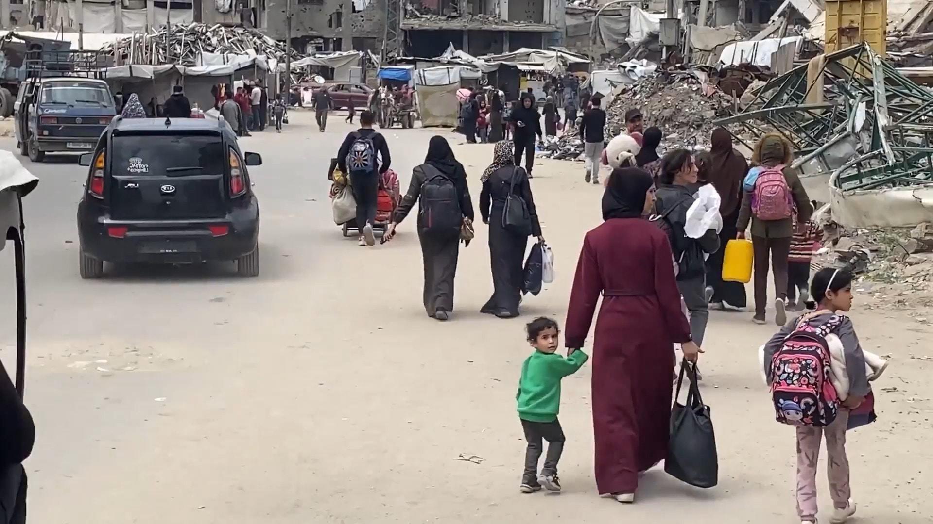 'We don't know what fate awaits us'- Families flee Gaza City's Al ...