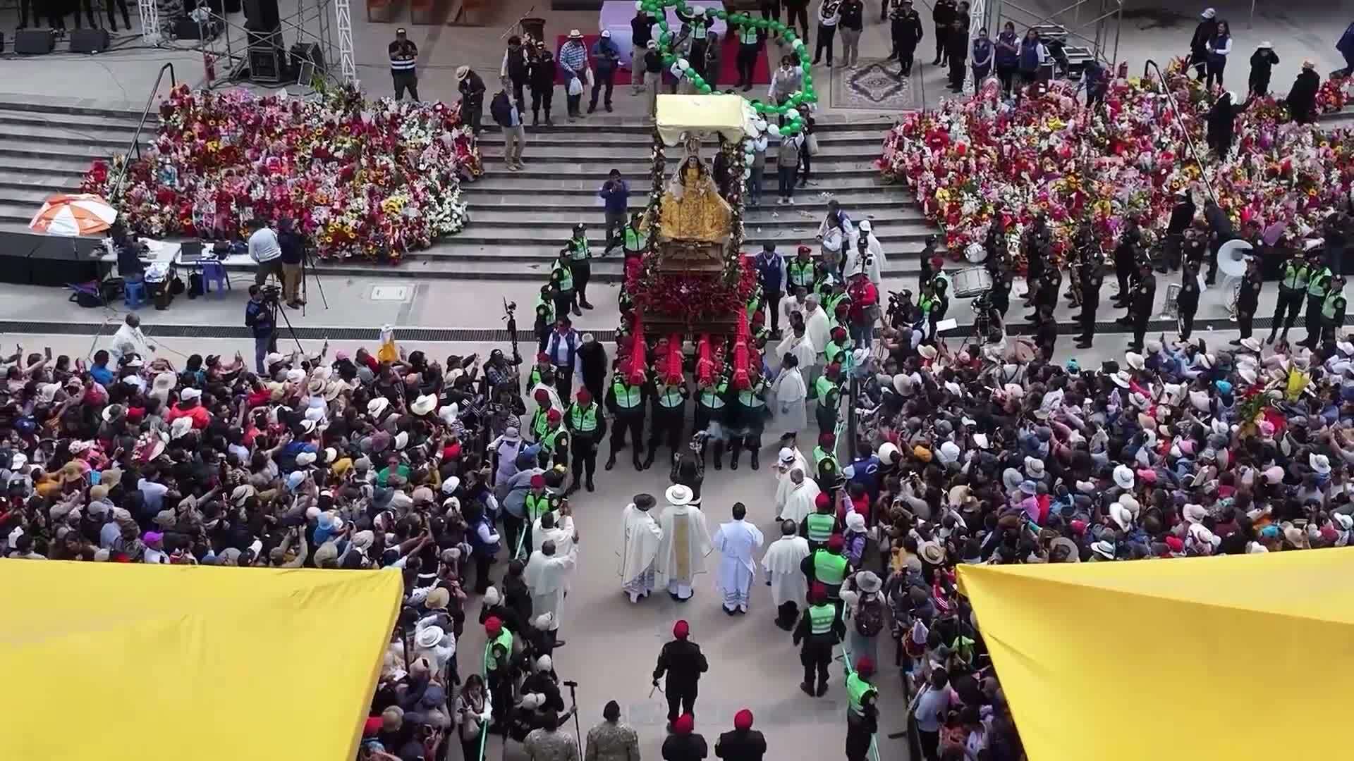 'She granted me a miracle!' - Thousands of pilgrims journey to Peruvian ...