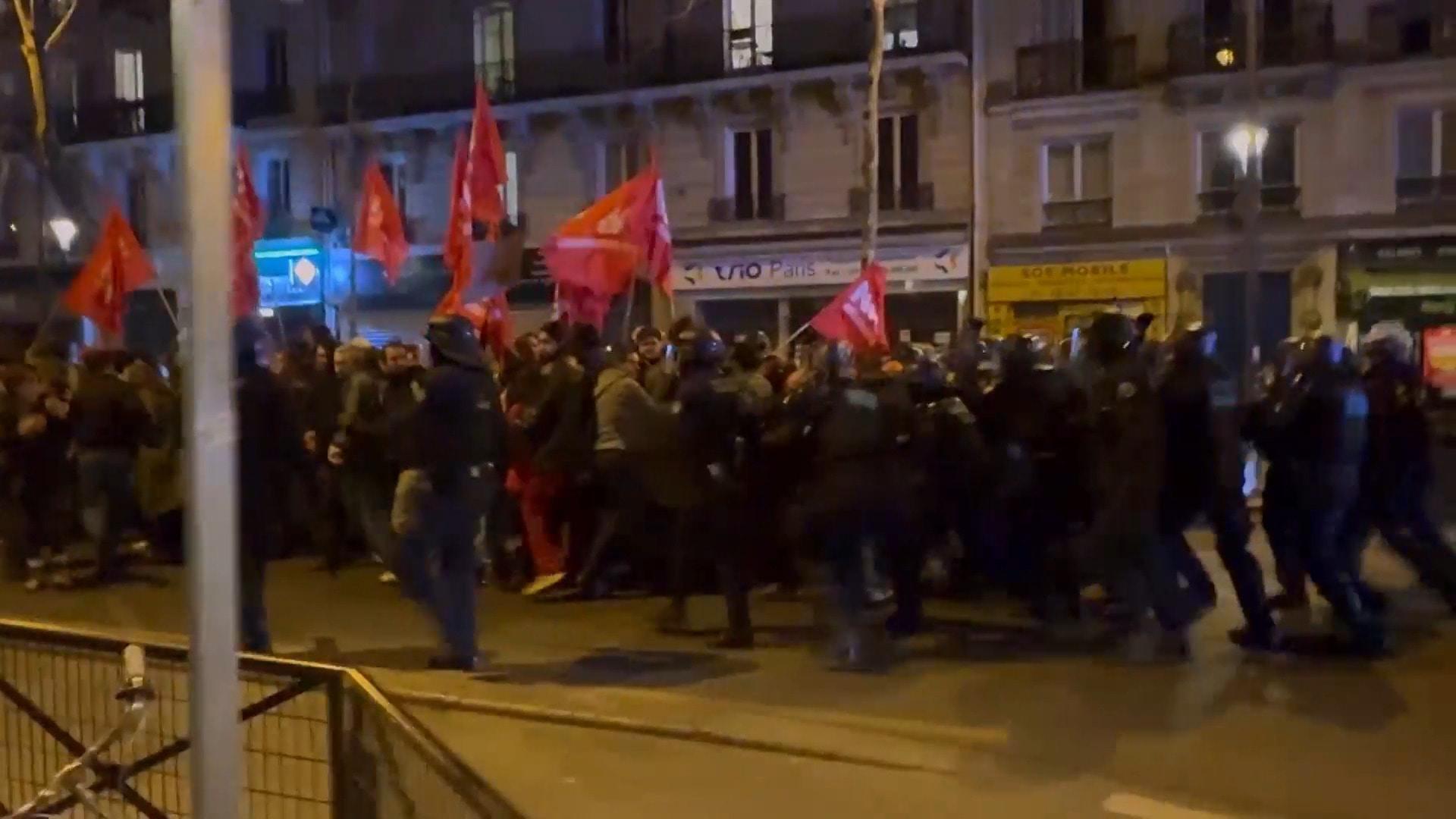 Clashes erupt as thousands march on International Women’s Day in Paris ...
