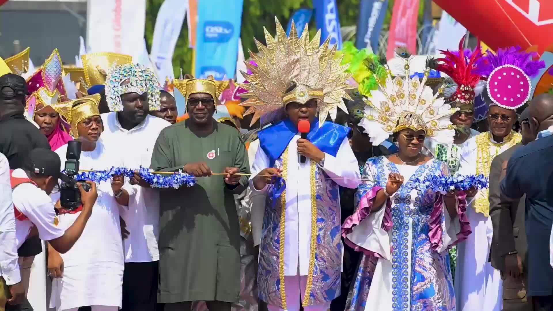 'Let the Party Begin!' - Calabar Carnival paints Cross Rivers State ...