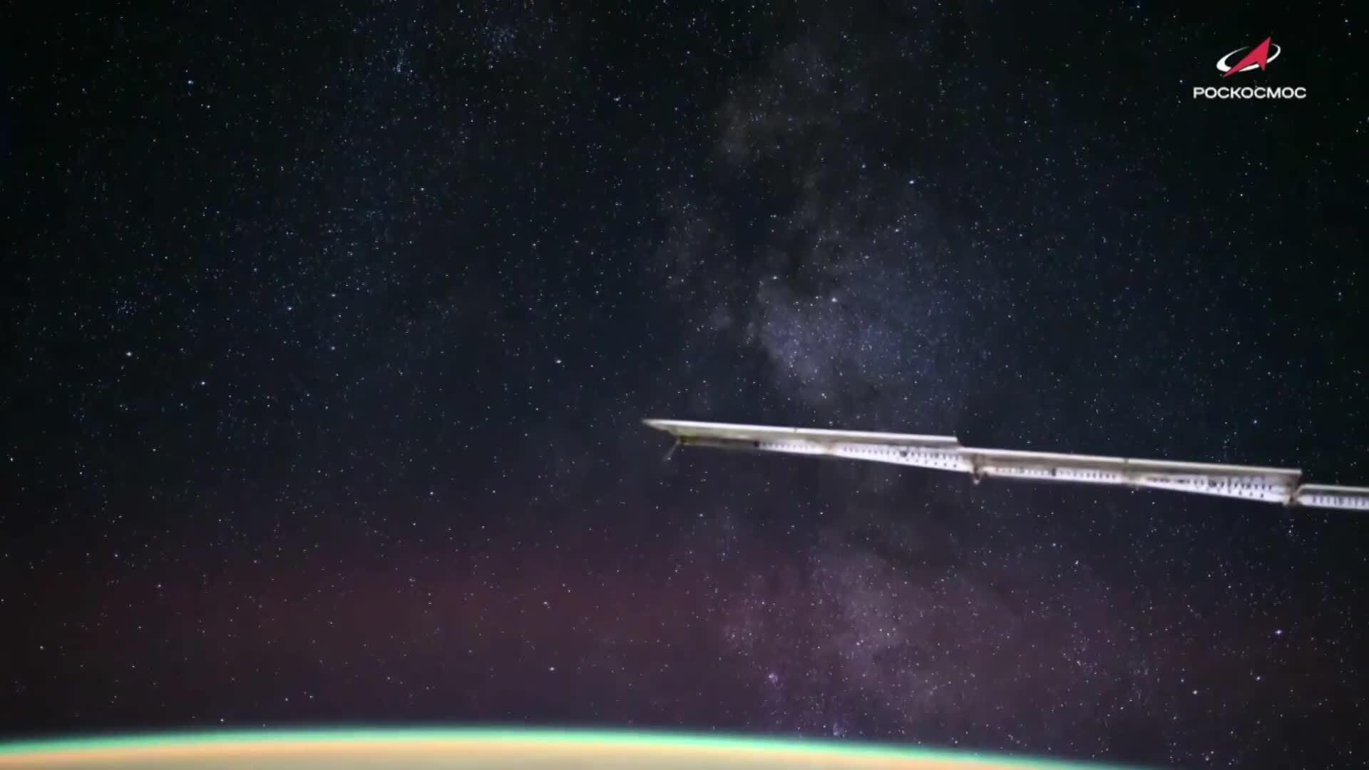 Galactic glow! Russian cosmonaut captures jaw-dropping view of Milky ...