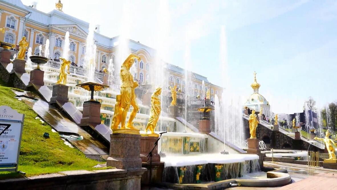 Waters of memory - Spring fountain festival at Peterhof celebrates ...