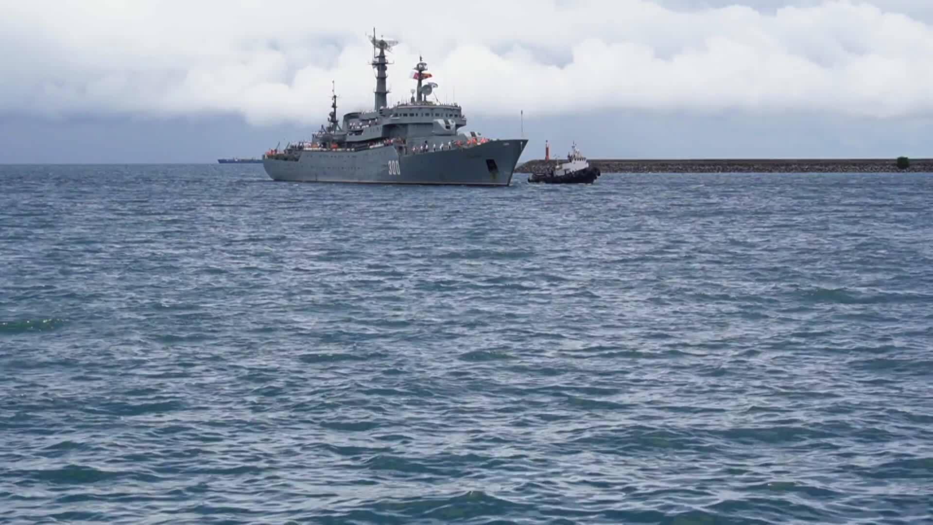 Russian Navy's Smolny training ship arrives in Equatorial Guinea ...
